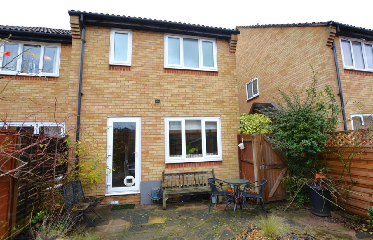 Mitcham - 2 Bed Semi-Detached House, Morland Close, CR4 - To Rent Now ...