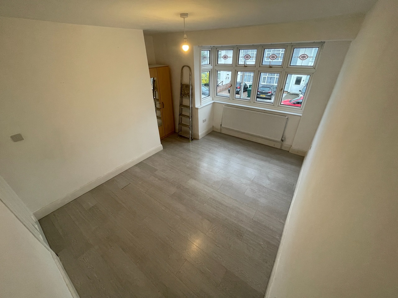 Staines-Upon-Thames - 2 Bed Terraced House, Ravensbourne Avenue, TW19 ...