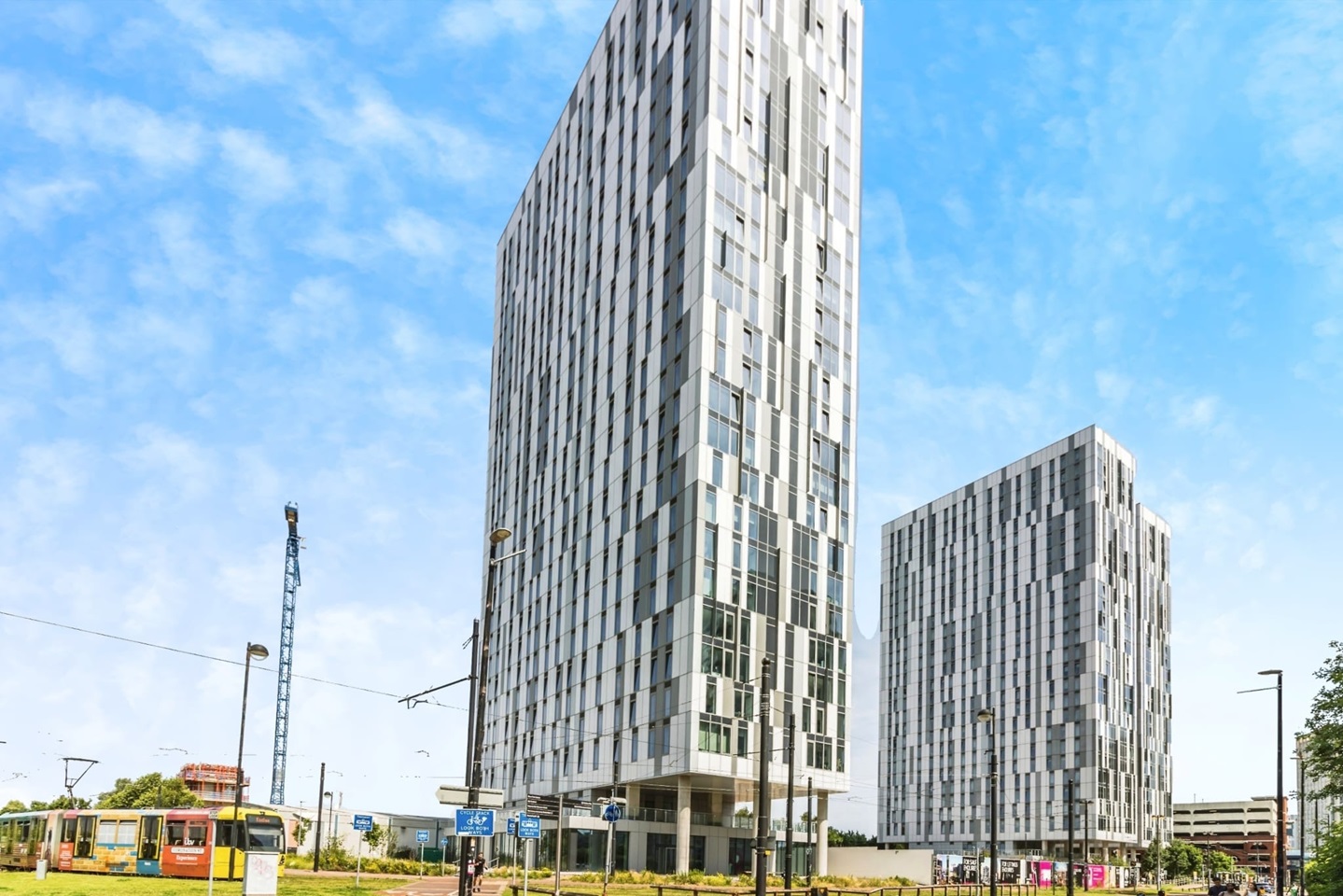 Salford - 2 Bed Flat, Michigan Point Tower D, M50 - To Rent Now for £ ...