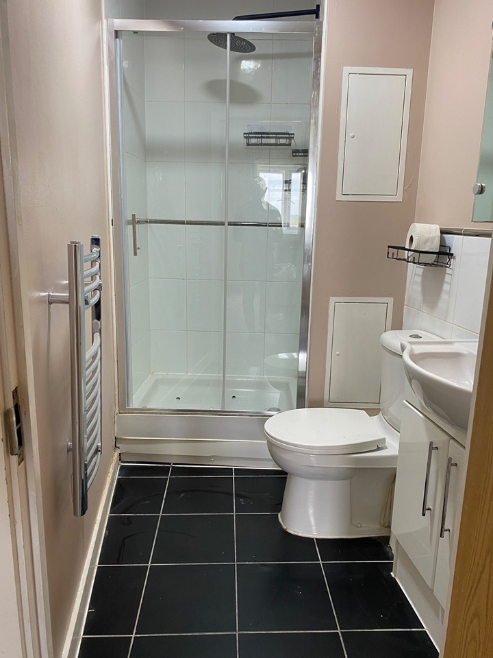 Slough - 2 Bed Flat, Aspects Court, SL1 - To Rent Now for £1,550.00 p/m