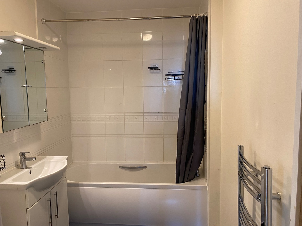 Slough - 2 Bed Flat, Aspects Court, SL1 - To Rent Now for £1,550.00 p/m