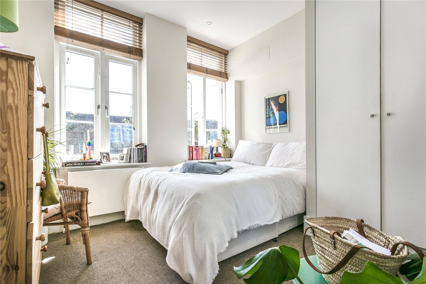 London - 3 Bed Flat, Martello Street, E8 - To Rent Now for £3,925.00 p/m
