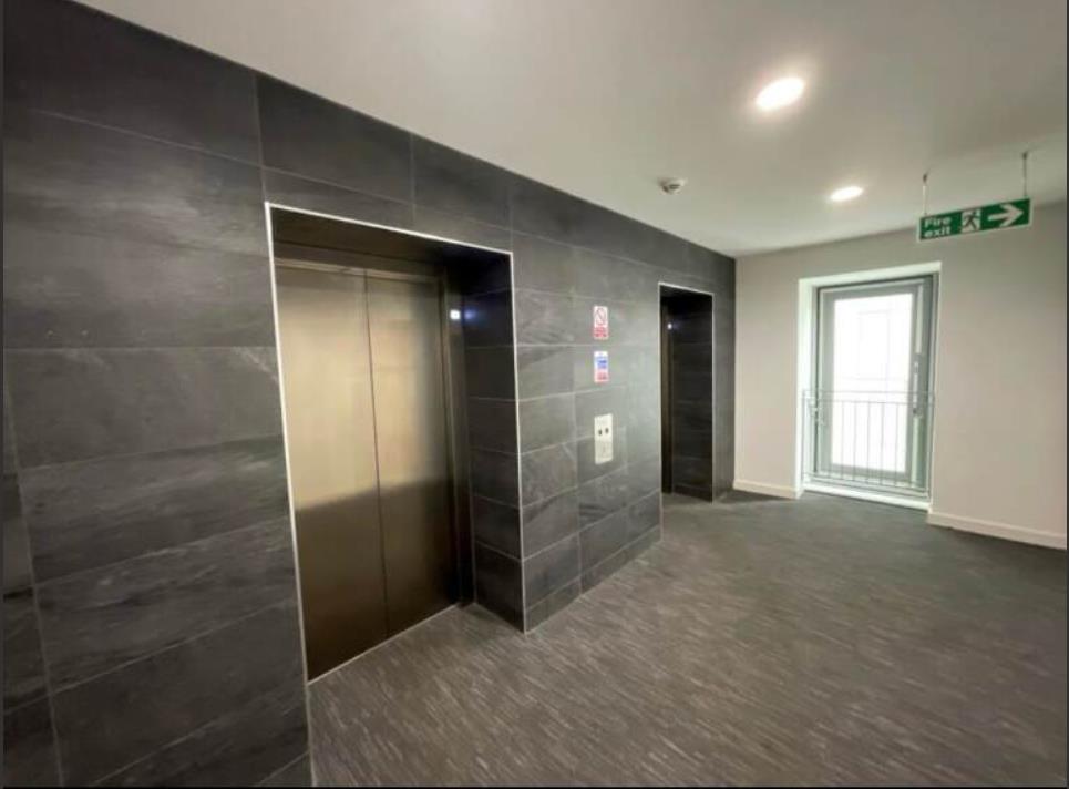 Salford - 1 Bed Flat, Michigan Point Tower A, M50 - To Rent Now for £ ...