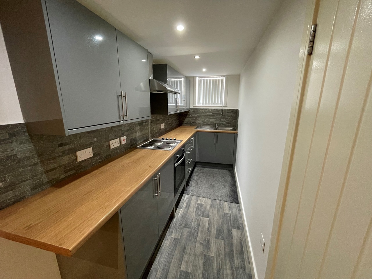 Bradford - 1 Bed Flat, Manningham Lane, BD8 - To Rent Now for £550.00 p/m