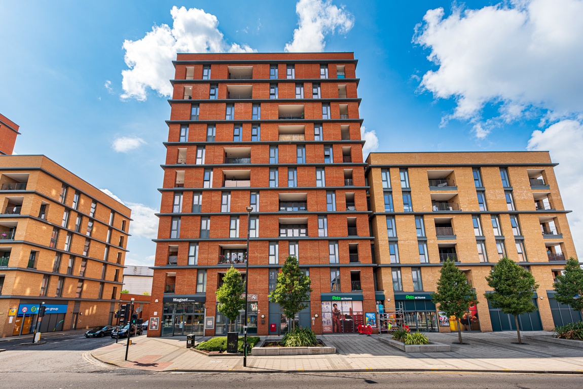 Sutton - 2 Bed Flat, Charlotte House, SM1 - To Rent Now for £1,900.00 p/m