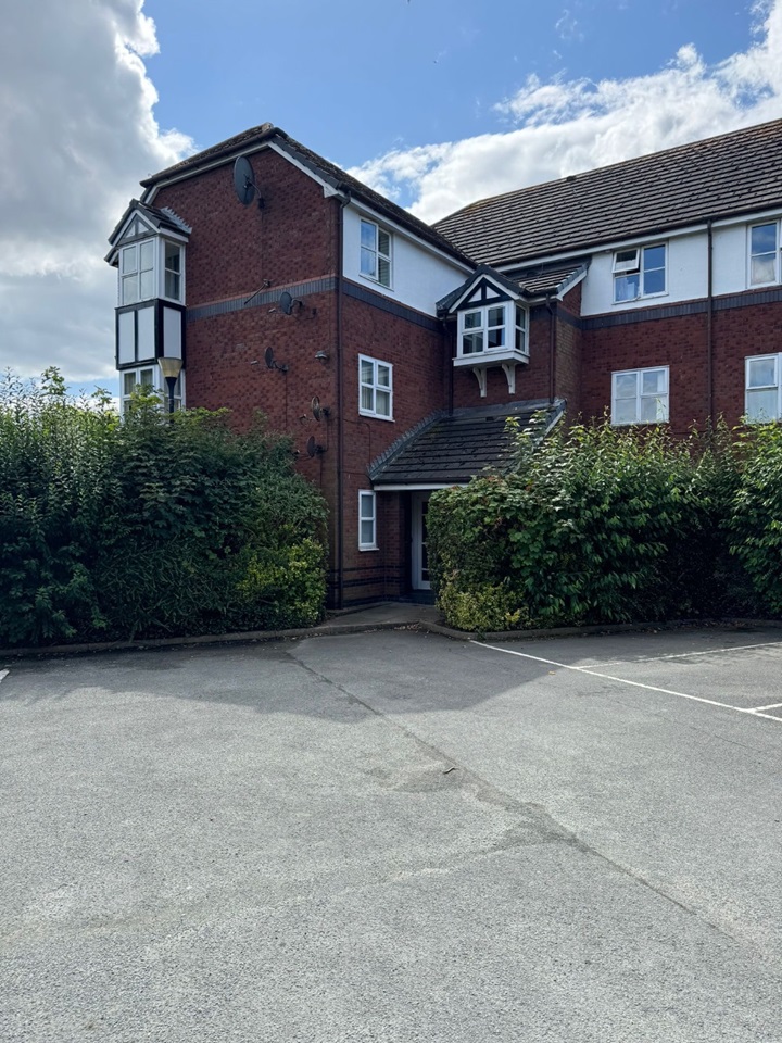 Liverpool - 2 Bed Flat, Kingsway Court, L3 - To Rent Now for £750.00 p/m