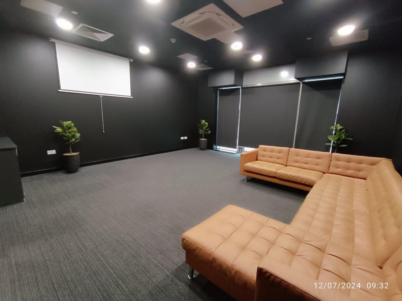 Salford - Studio Flat, Michigan Point Tower D, M50 - To Rent Now for £ ...