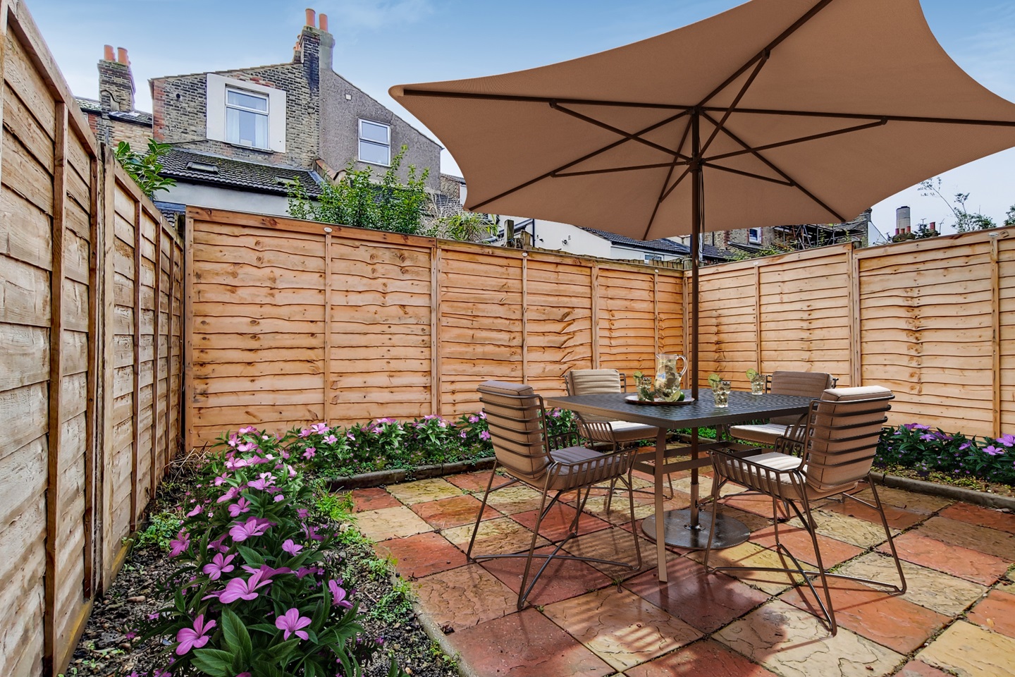 London - Studio Flat, Tooting Broadway, SW17 - To Rent Now for £1,200. ...