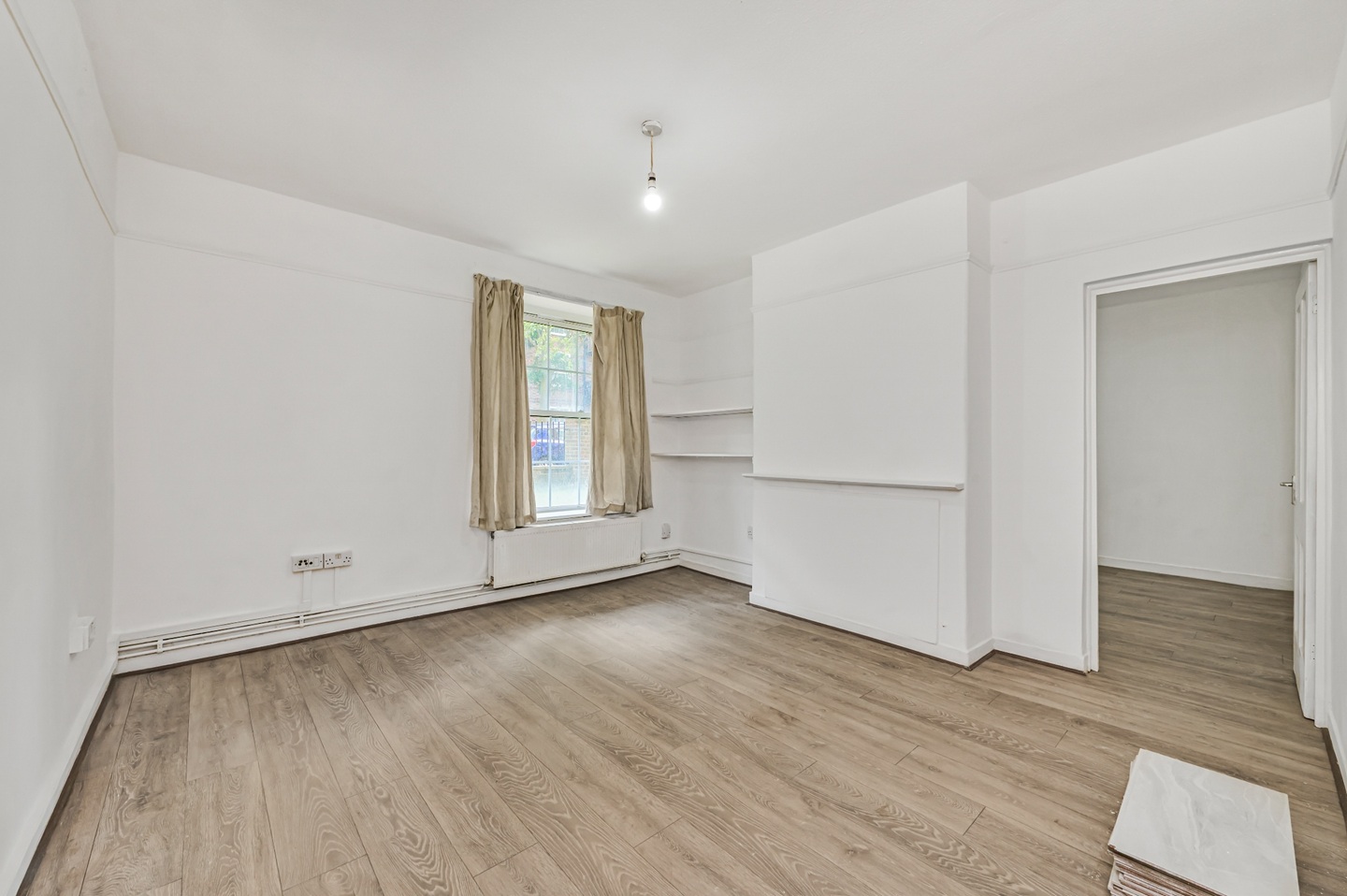 London - 2 Bed Flat, Rigg House, SW2 - To Rent Now for £1,800.00 p/m