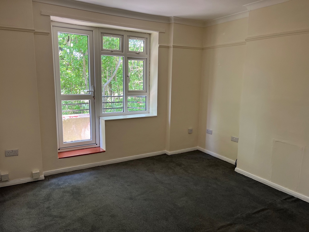South Ockendon - 1 Bed Flat, Faymore Gardens, RM15 - To Rent Now for £ ...