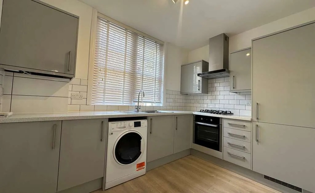 London - 2 Bed Flat, Burton Grove, SE17 - To Rent Now for £2,150.00 p/m