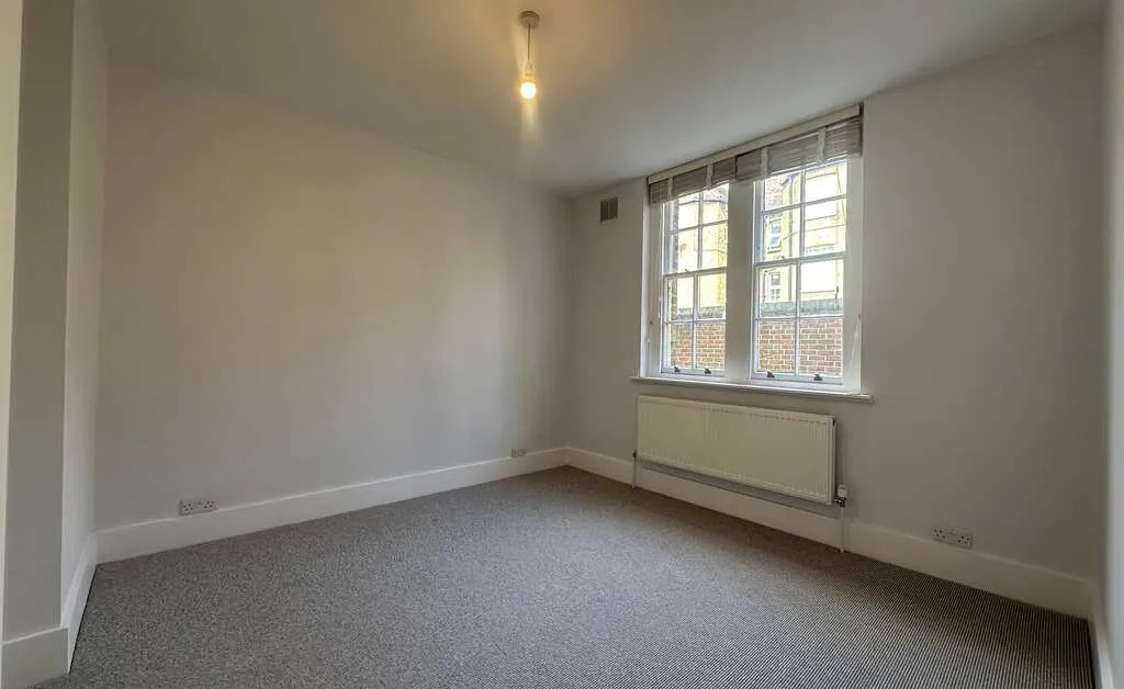 London - 2 Bed Flat, Burton Grove, SE17 - To Rent Now for £2,150.00 p/m