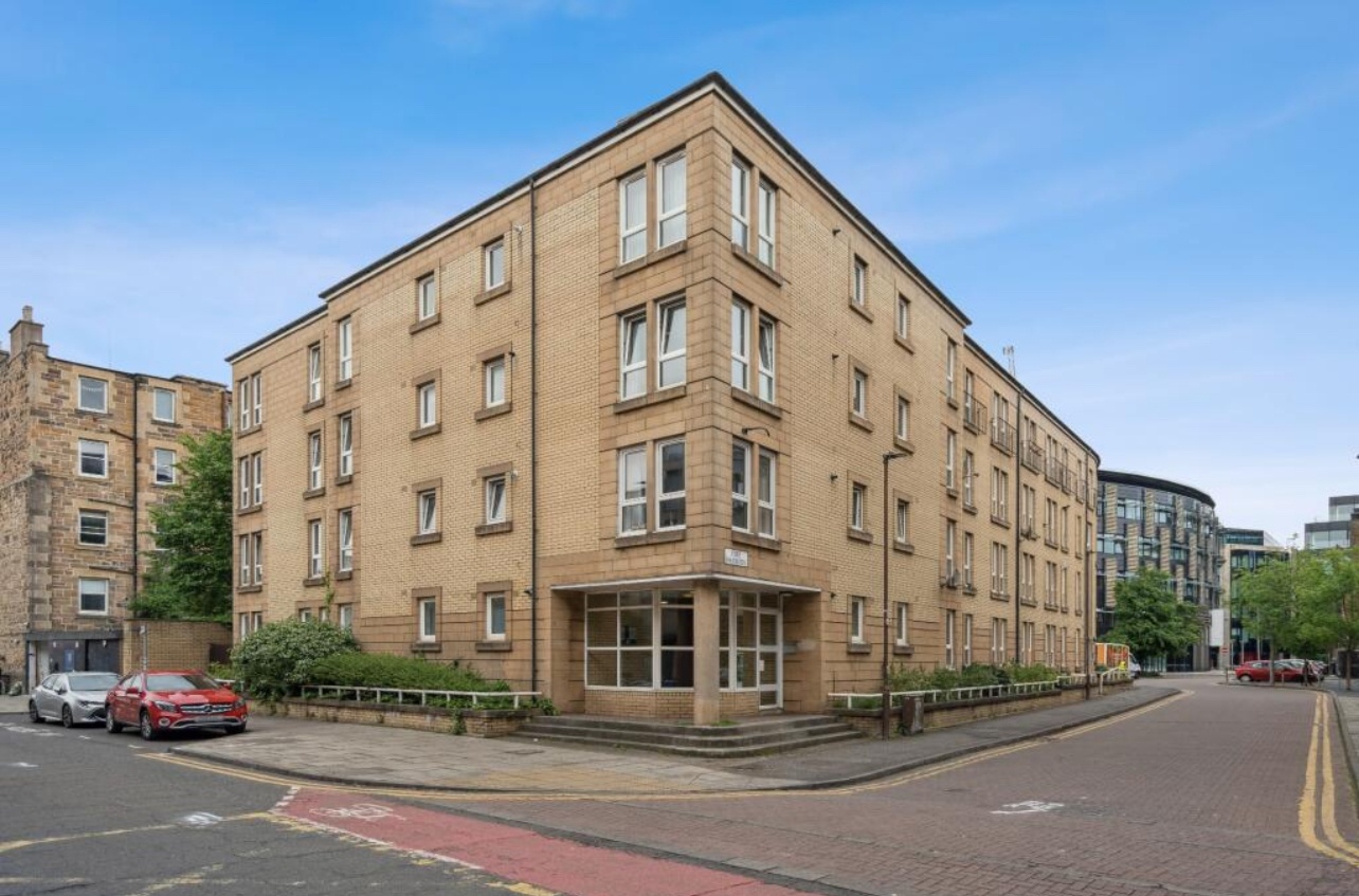 Edinburgh - 3 Bed Flat, Port Hamilton, EH3 - To Rent Now for £1,800.00 p/m