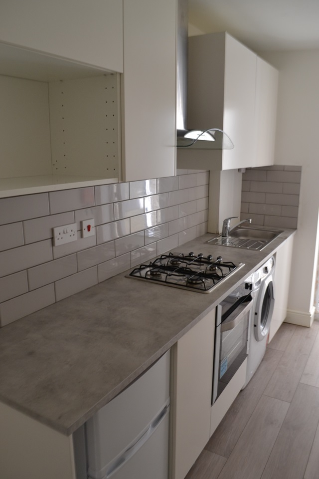 Ilford - Studio Flat, Albert Road, IG1 - To Rent Now for £1,100.00 p/m