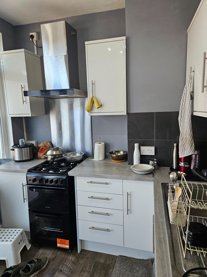 Sutton - 3 Bed Flat, Carshalton Road, SM1 - To Rent Now for £2,000.00 p/m