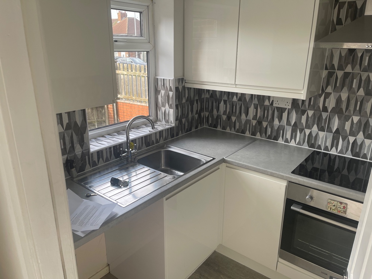 Rotherham - 2 Bed Flat, Fleming Way, S66 - To Rent Now for £695.00 p/m