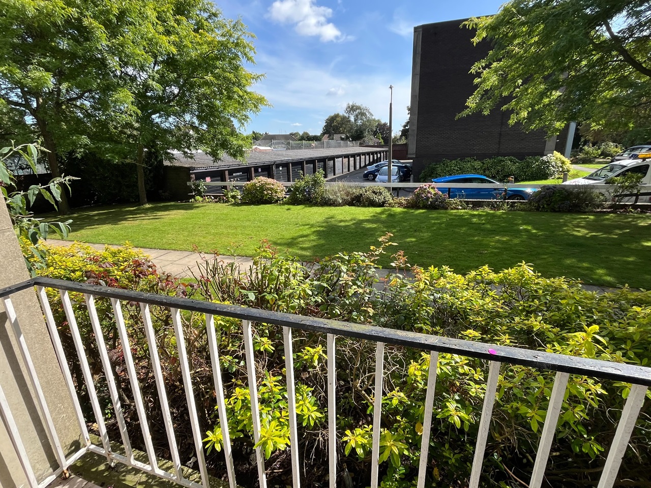Liverpool - 2 Bed Flat, Gorse Hey Court, L13 - To Rent Now for £825.00 p/m