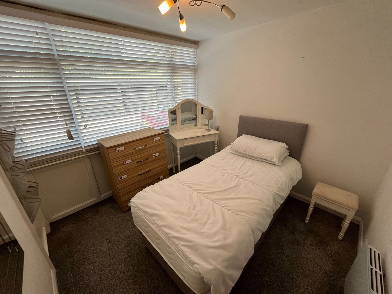 Liverpool - 2 Bed Flat, Gorse Hey Court, L13 - To Rent Now for £825.00 p/m