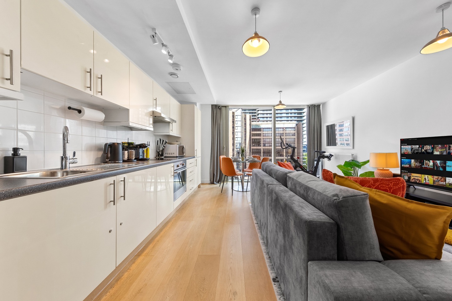 London - 1 Bed Flat, Whitby House, E14 - To Rent Now for £3,420.00 p/m
