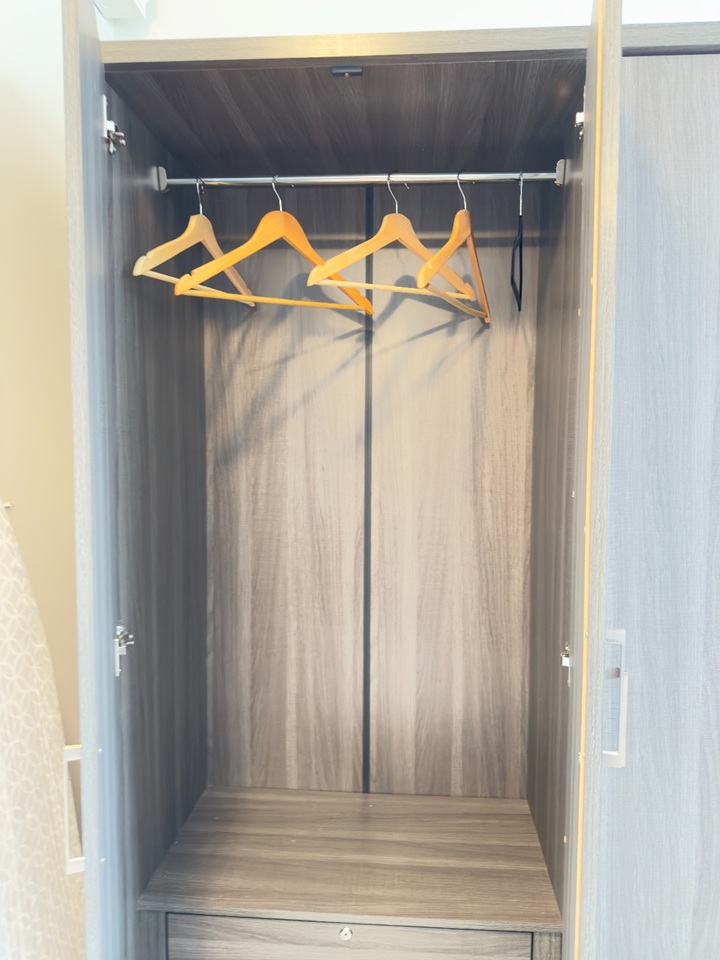 Staines-Upon-Thames - Studio Flat, Kingsway, TW19 - To Rent Now for £ ...