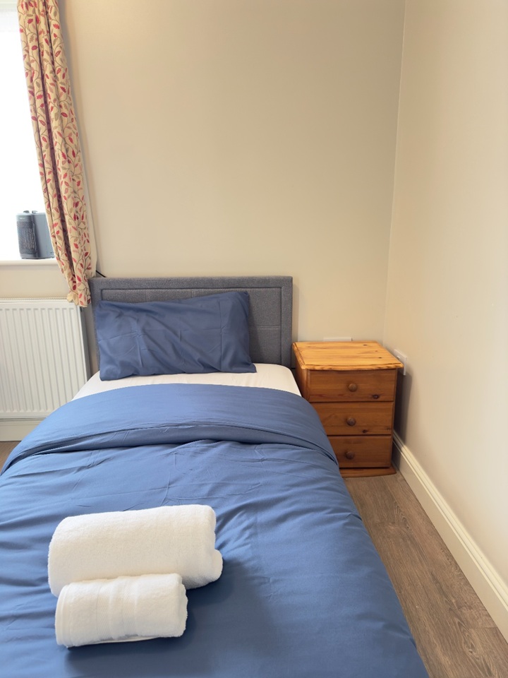 Staines-Upon-Thames - Studio Flat, Kingsway, TW19 - To Rent Now for £ ...