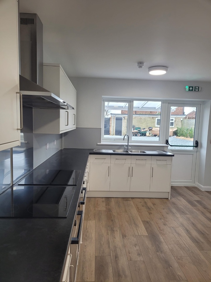 Chelmsford - Room in a Shared House, Heath Drive, CM2 - To Rent Now for ...