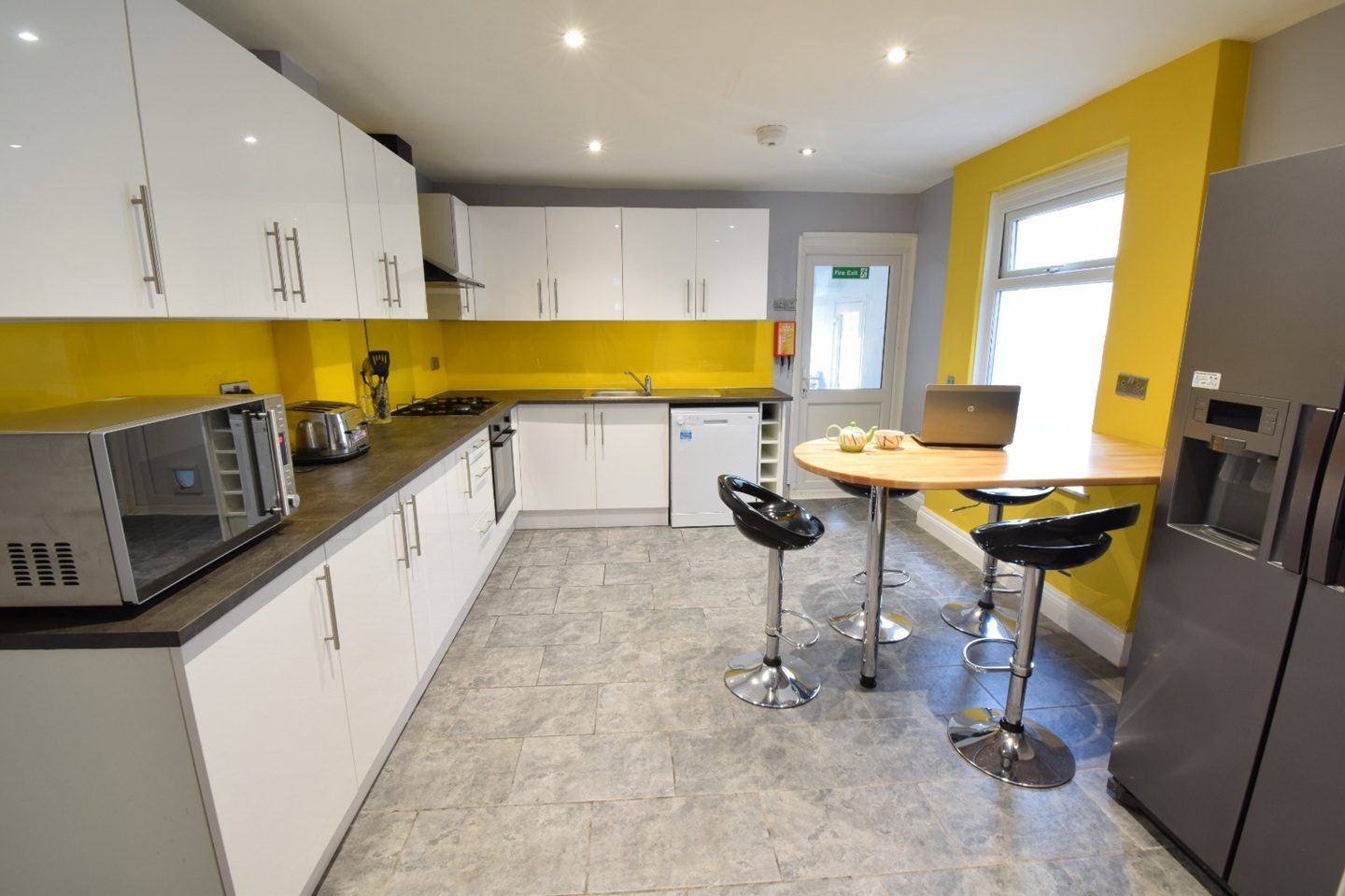 Newport - Room in a Shared House, Caerau Road, NP20 - To Rent Now for £ ...