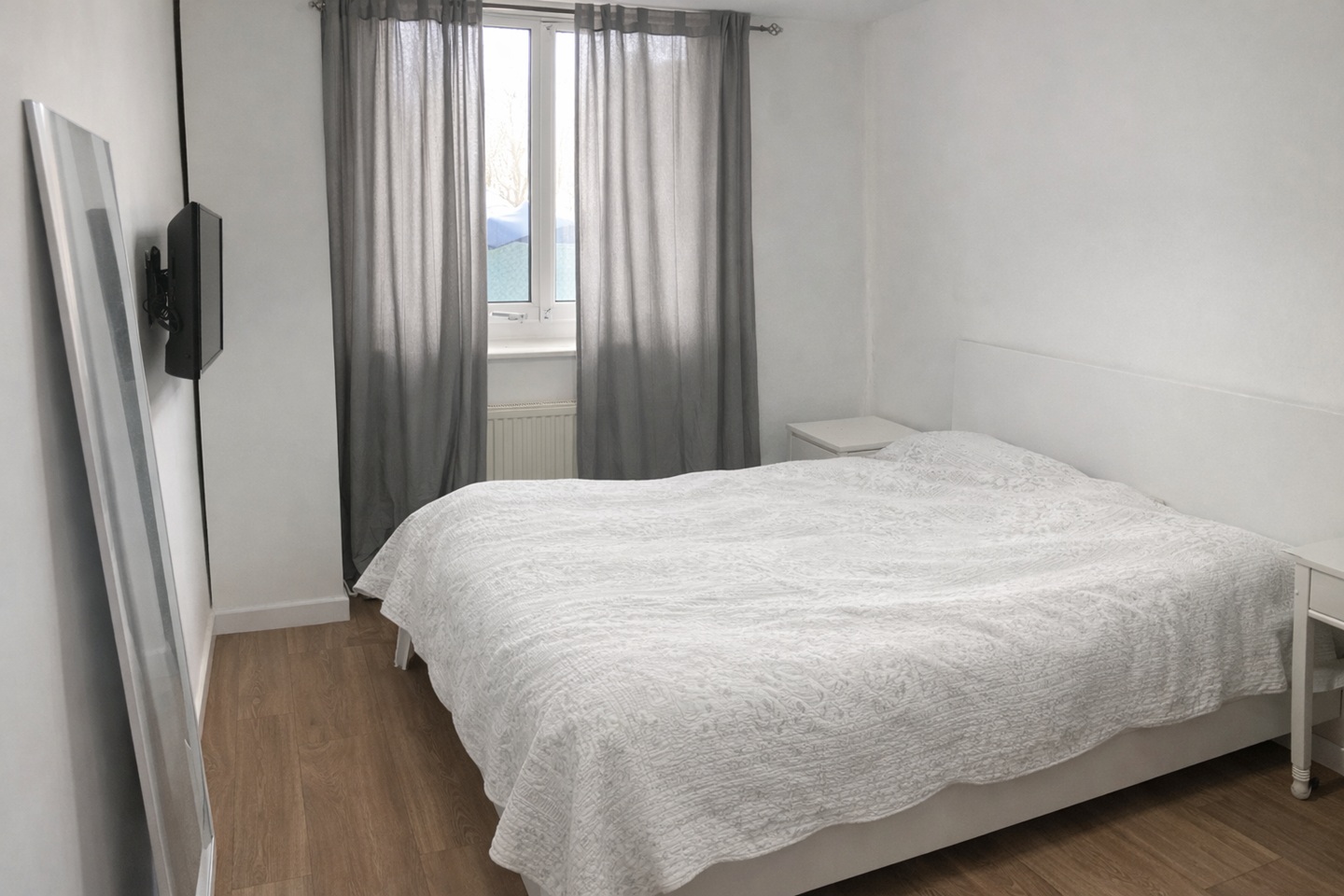 London - 1 Bed Flat, Oatfield House, N15 - To Rent Now for £1,400.00 p/m
