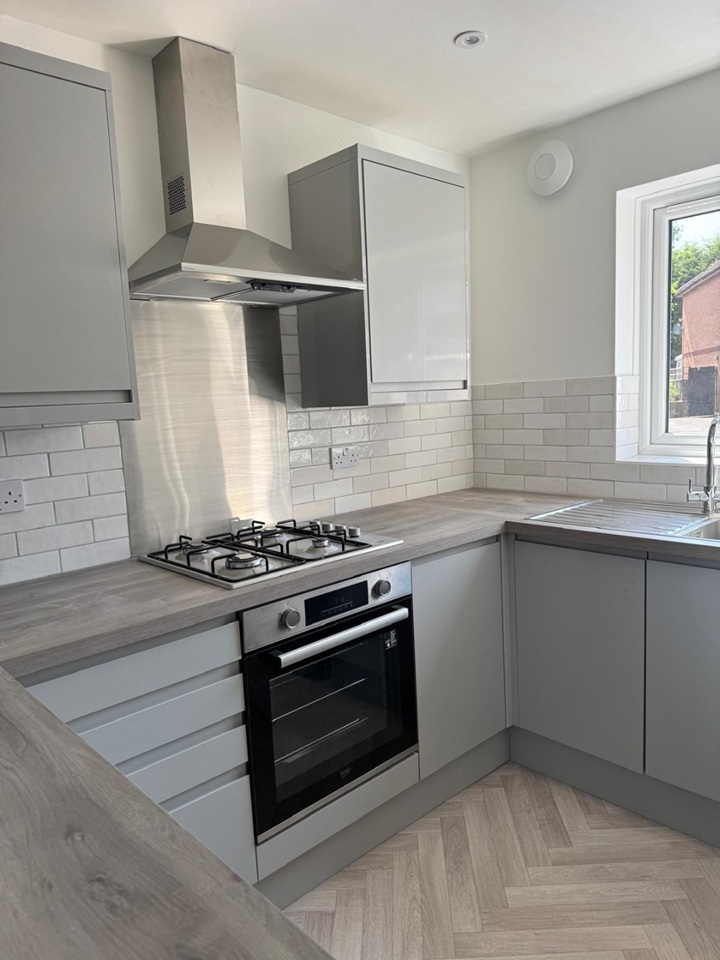 Chadsmoor, Cannock - 3 Bed Semi-Detached House, Woodford End, WS11 - To ...