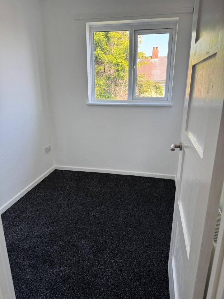 Chadsmoor, Cannock - 3 Bed Semi-Detached House, Woodford End, WS11 - To ...
