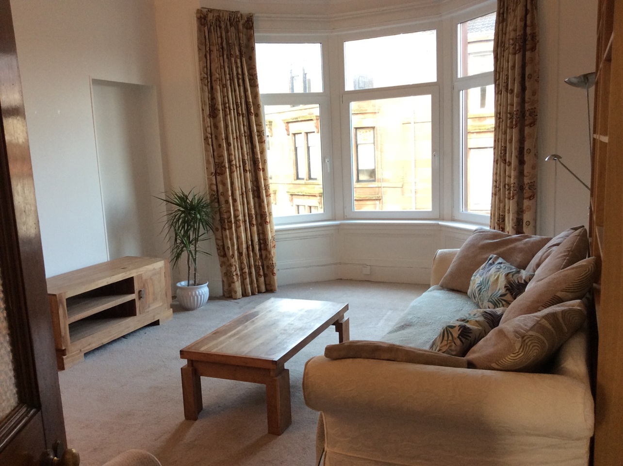Glasgow - 2 Bed Flat, Caird Drive, G11 - To Rent Now for £1,300.00 p/m