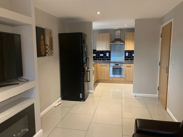 Slough - Room in a Shared Flat, Foundry Court, SL2 - To Rent Now for £ ...