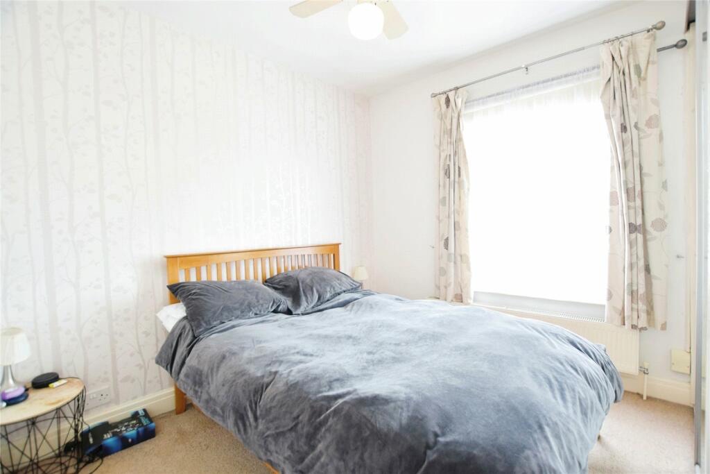 Colchester - 2 Bed Terraced House, Brook Street, CO1 - To Rent Now for ...