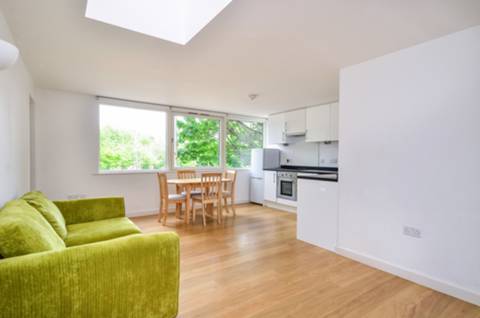 London - 2 Bed Flat, Princess Louise Building, SE8 - To Rent Now for £ ...