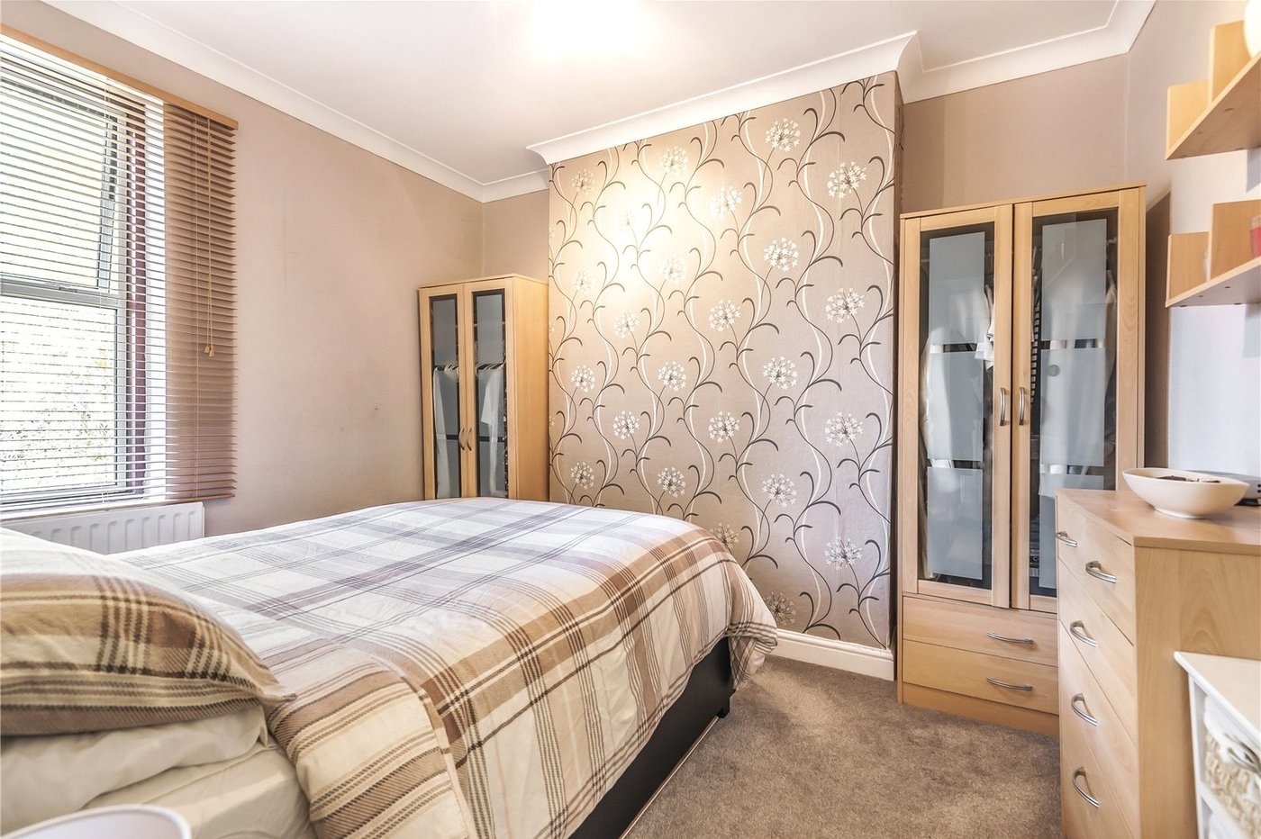 London - 1 Bed Flat, Kirkdale, SE26 - To Rent Now for £1,500.00 p/m