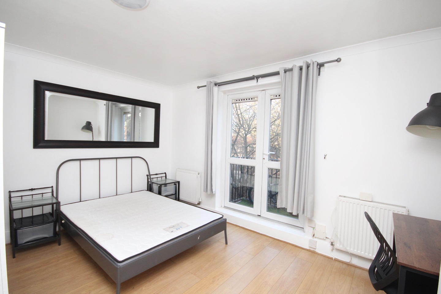 London - 3 Bed Flat, Geffrye Court, N1 - To Rent Now for £2,499.00 p/m