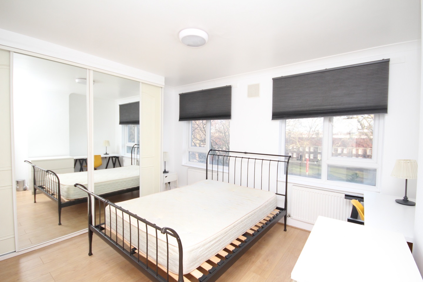 London - 3 Bed Flat, Geffrye Court, N1 - To Rent Now for £2,499.00 p/m