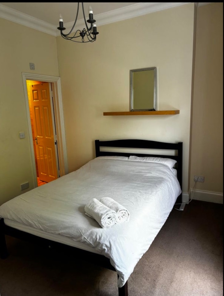 London - 1 Bed Flat, Elsham Road, W14 - To Rent Now for £1,800.00 p/m