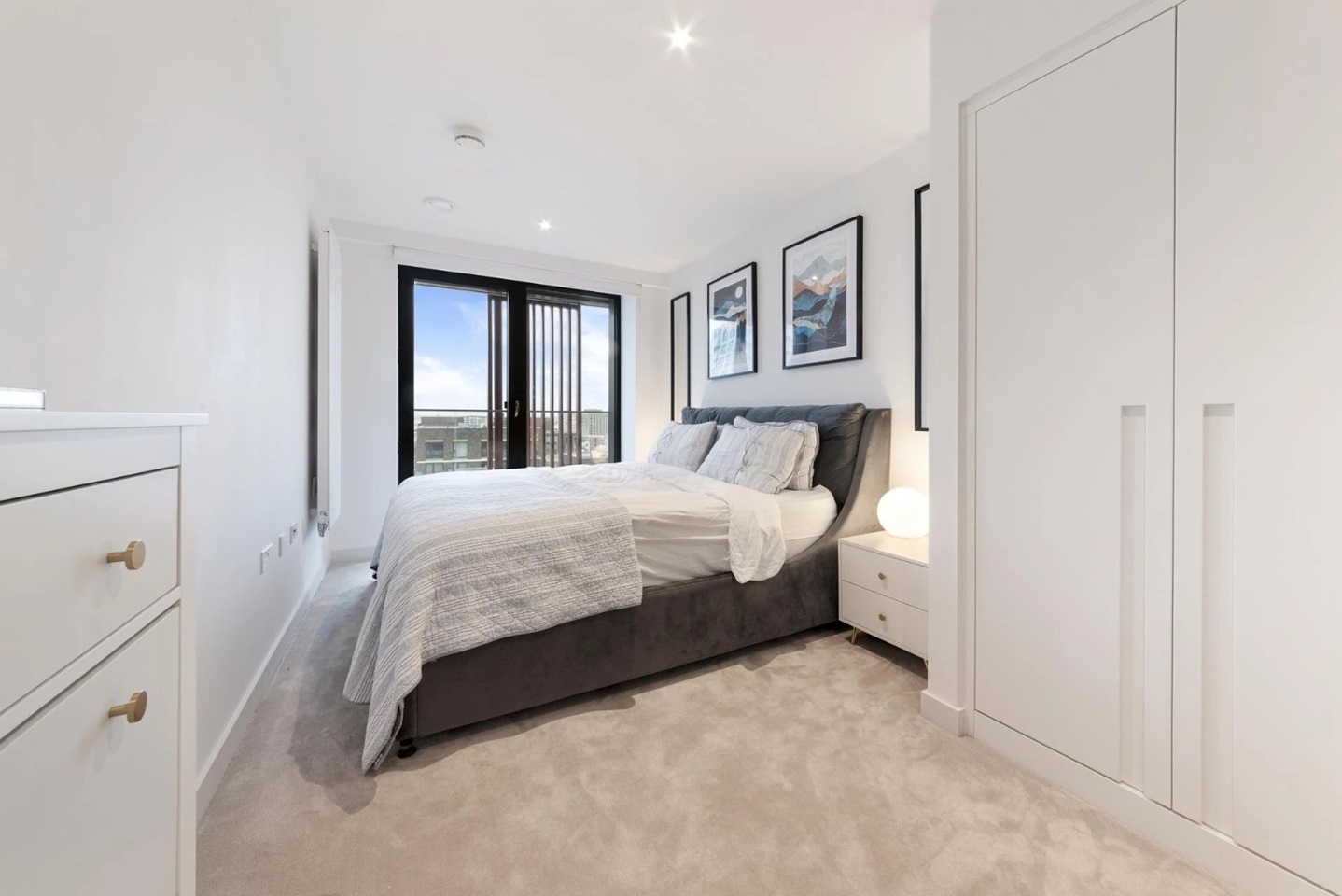 London - 2 Bed Flat, Repton House, E16 - To Rent Now for £2,600.00 p/m