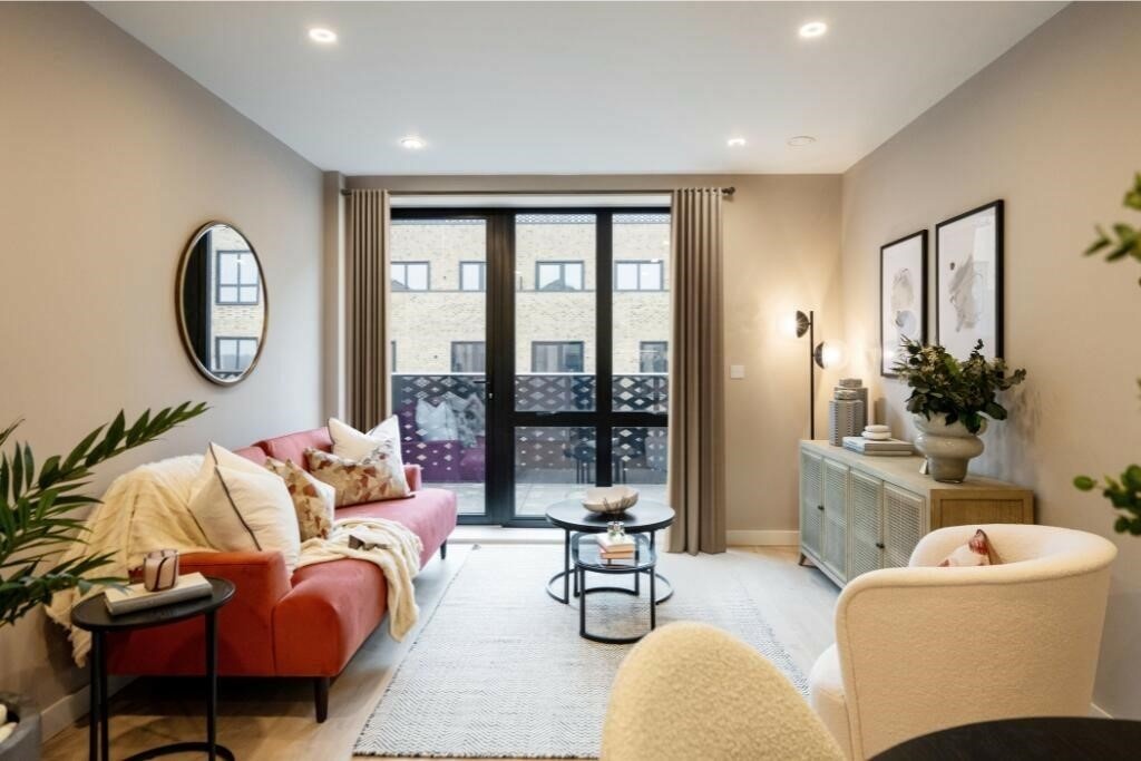 Hanwell - 2 Bed Flat, Hanwell, W7 - To Rent Now for £2,170.00 p/m