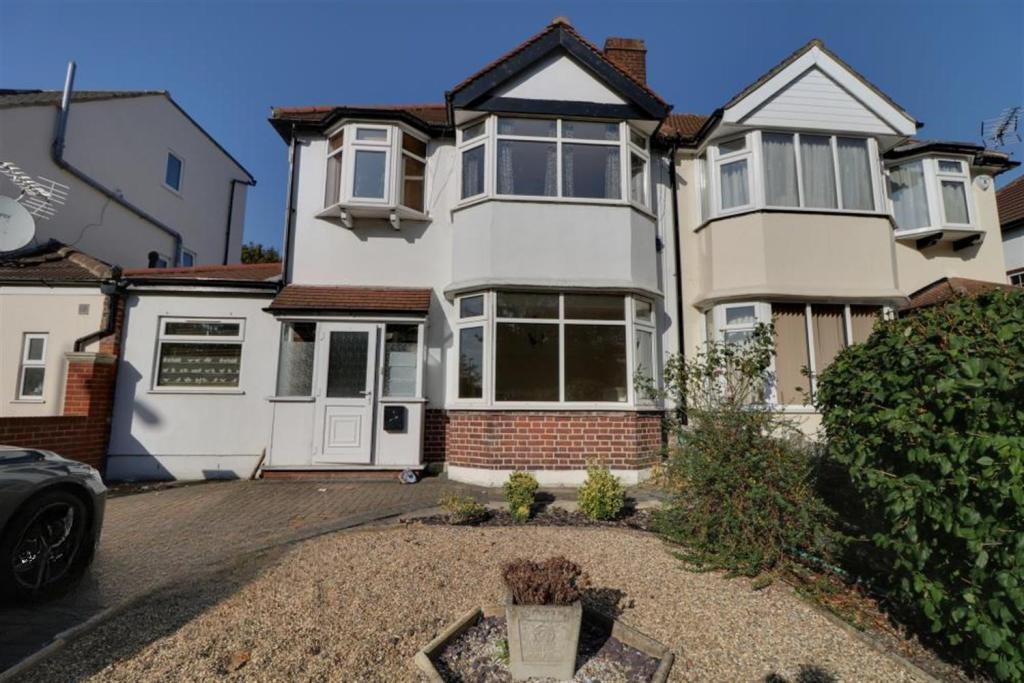 London - 4 Bed Semi-Detached House, Rochester Way, SE3 - To Rent Now ...