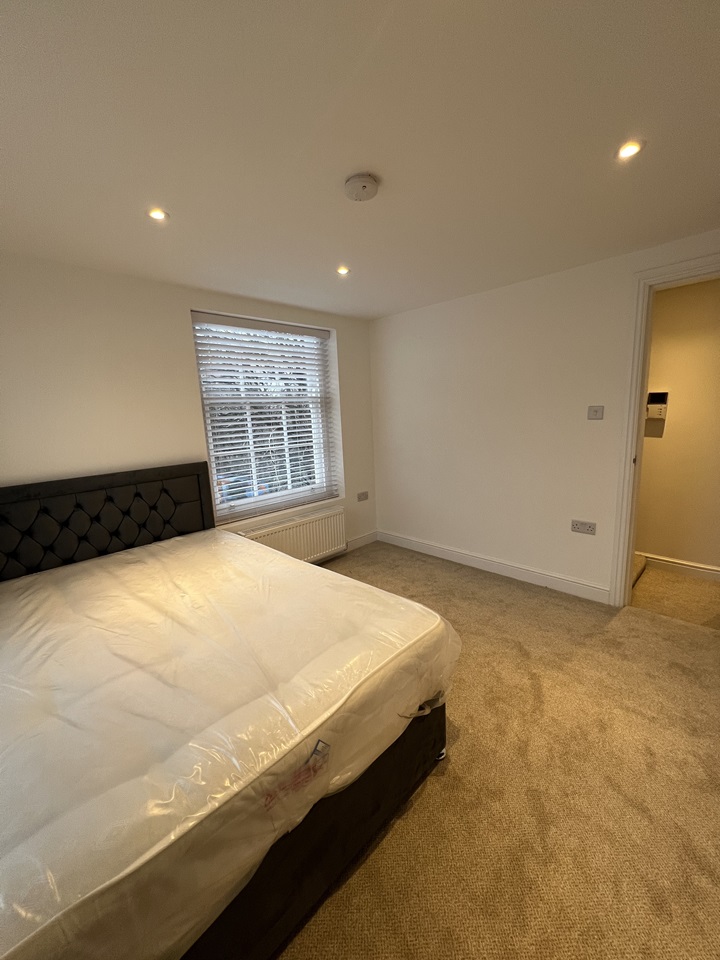 London - 1 Bed Flat, Monument Way, N17 - To Rent Now for £1,600.00 p/m