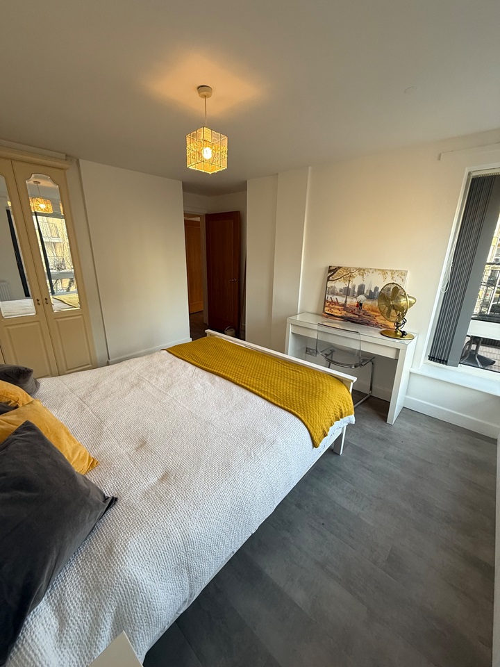 London - 1 Bed Flat, Susan Constant Court, E14 - To Rent Now for £1,800 ...