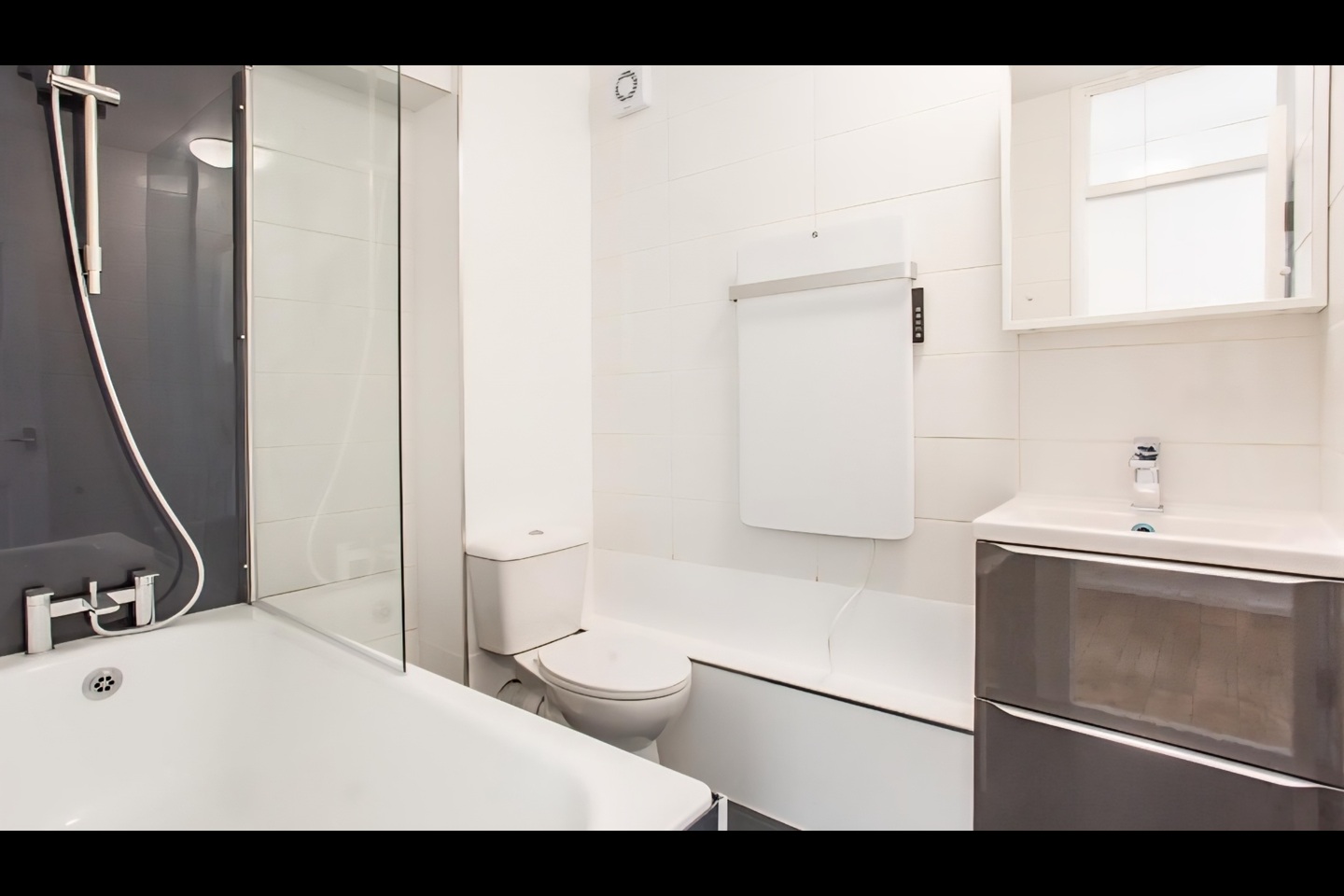 London - 2 Bed Flat, Elmslie Point, E3 - To Rent Now for £2,050.00 p/m