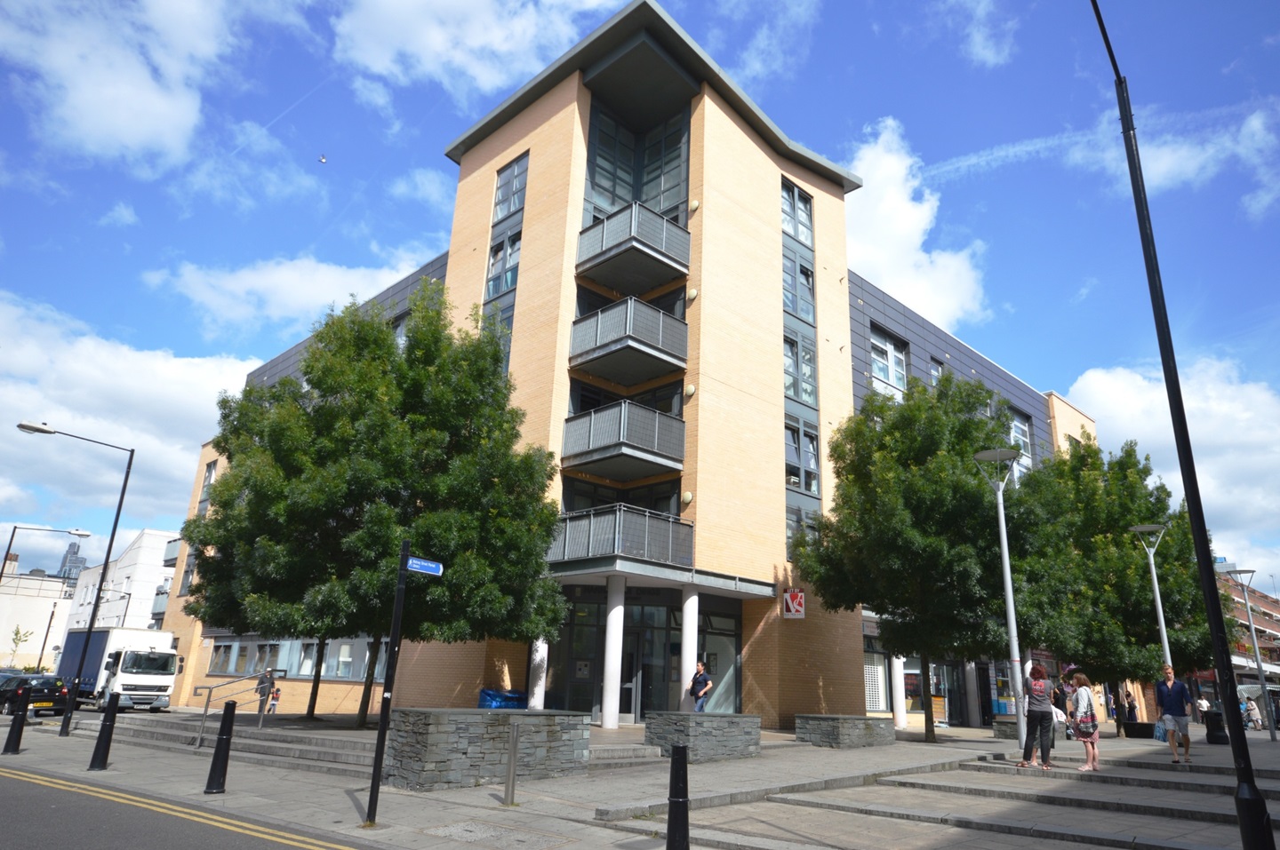 London - 2 Bed Flat, Hannah Building, E1 - To Rent Now for £2,000.00 p/m