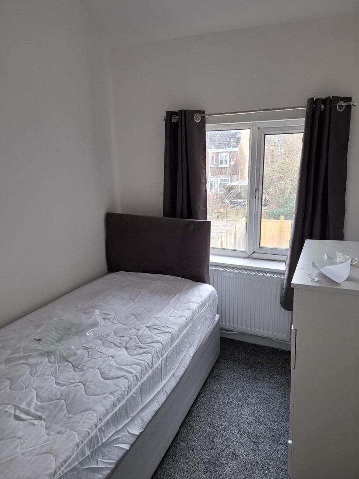 Edlington, Doncaster - Room in a Shared House, Staveley Street, DN12 ...