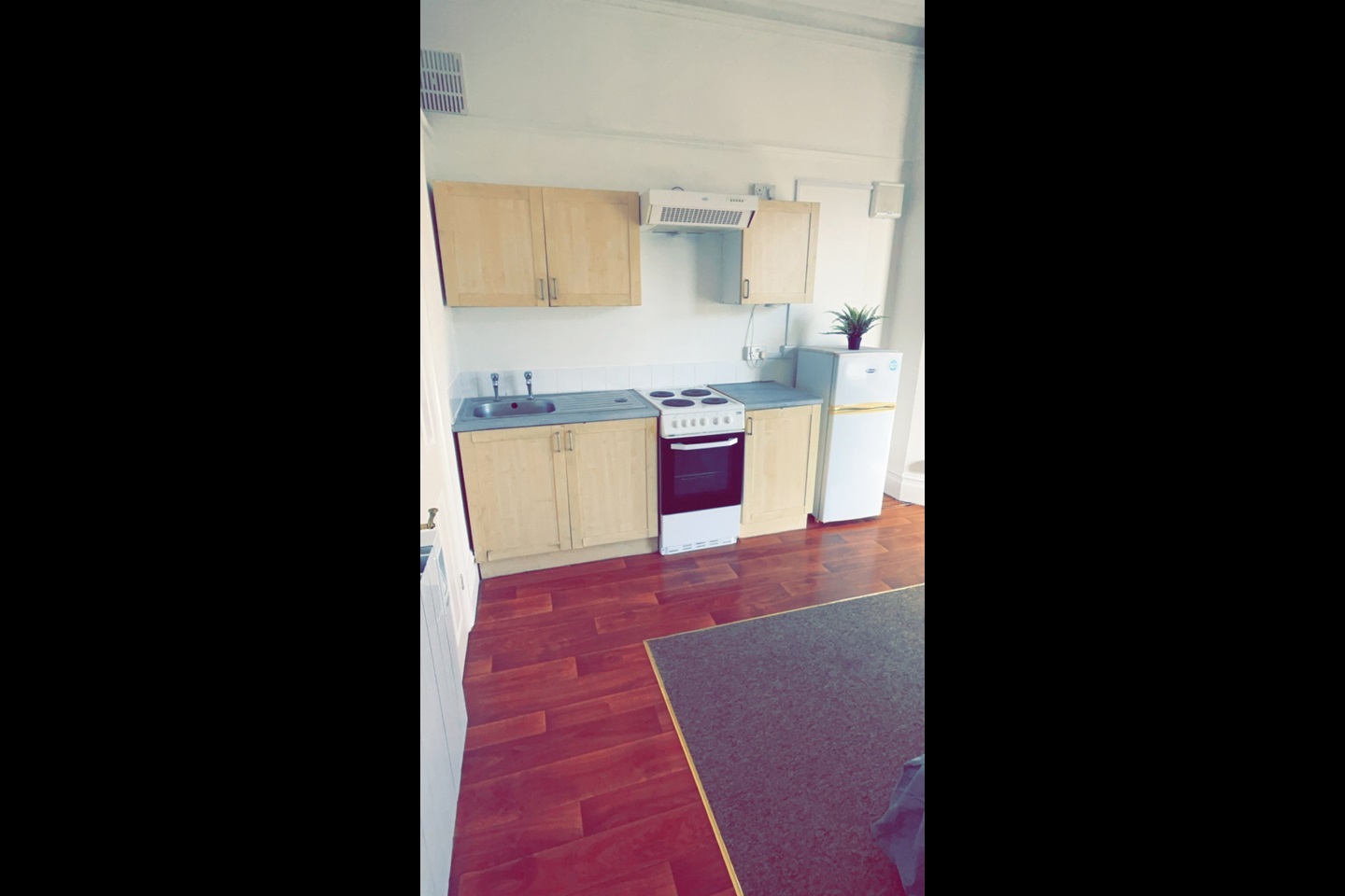 Bristol - Studio Flat, Carnarvon Road, BS6 - To Rent Now for £795.00 p/m