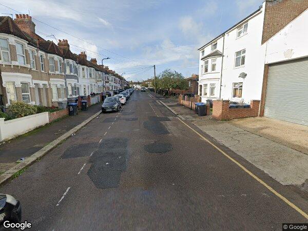 London - Room in a Shared House, Alric Avenue, NW10 - To Rent Now for £ ...