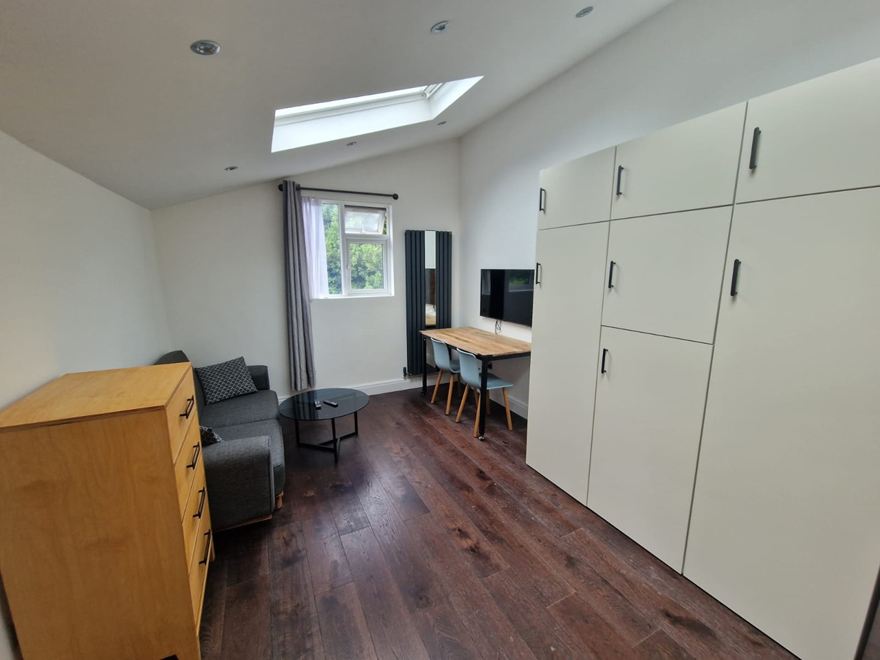 London - 1 Bed Flat, Frobisher Road, N8 - To Rent Now for £1,250.00 p/m