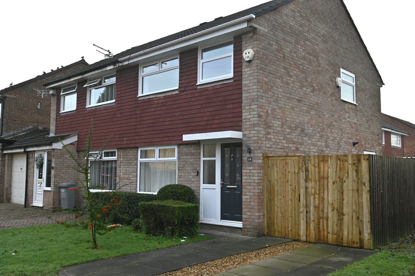 Sale - 3 Bed Semi-Detached House, Riley Close, M33 - To Rent Now for £ ...
